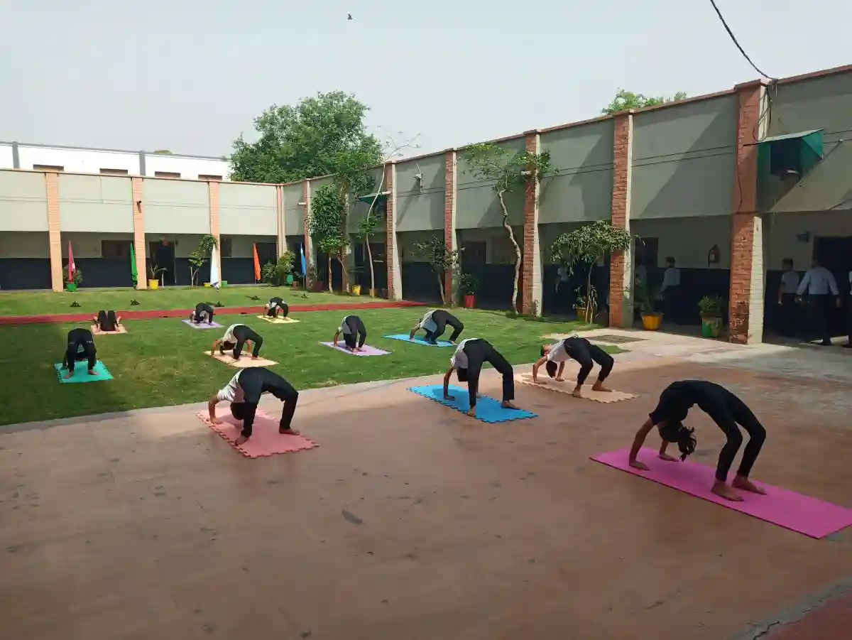 Tika Ram Model School, Thana Darwaja Photos