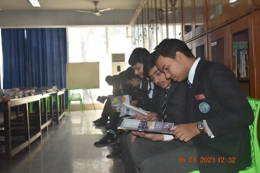 Shiv Vani Model Senior Secondary School (SVMSS), Mahavir Enclave Photos