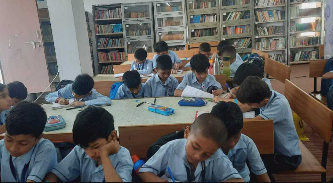 Universal Public School, Mahavir Enclave Photos