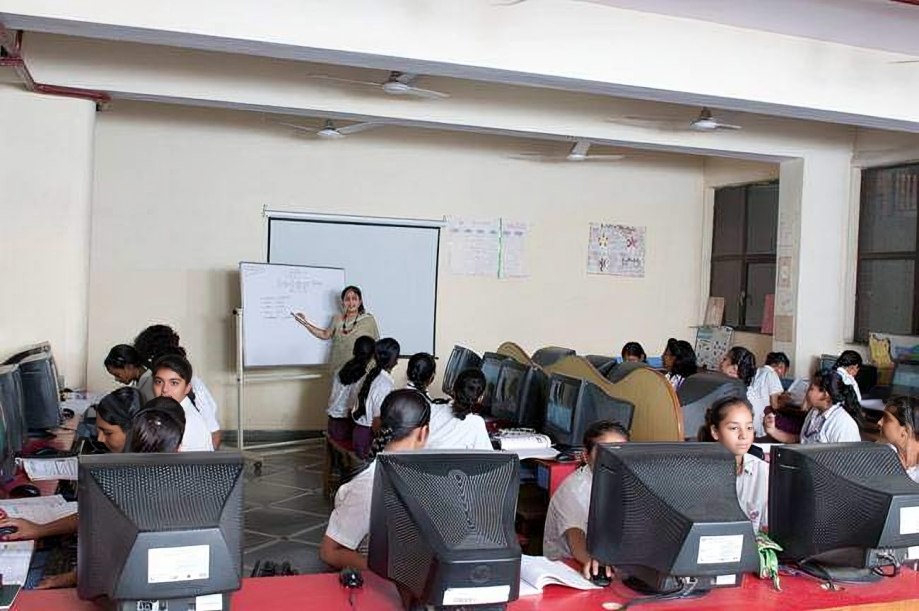 Mother Mary's School (MMS), Mayur Vihar Phase 1 Photos