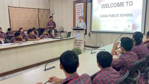 Veda Vyasa DAV Public School, Vikas Puri Photos