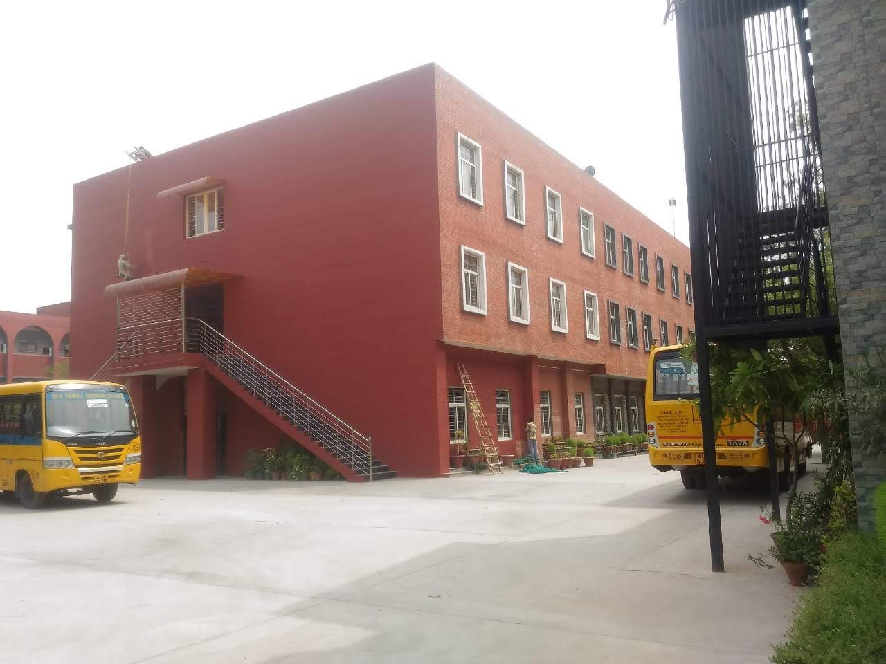 Dev Samaj Modern School, Nehru Nagar,Lajpat Nagar Photos