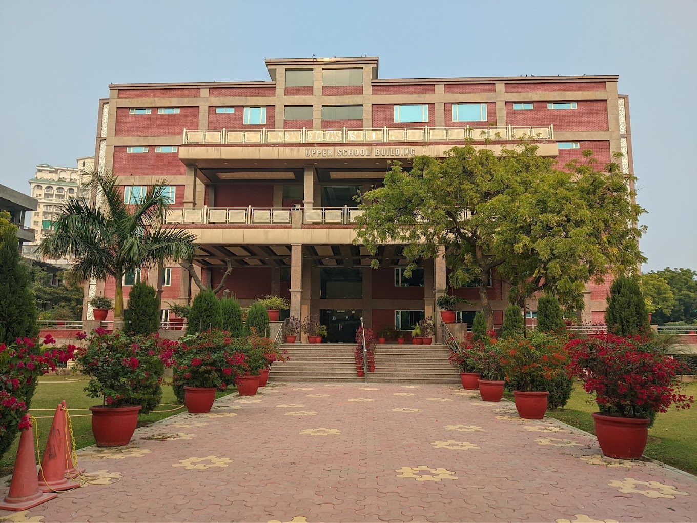 Excelsior American School (EAS), DLF Phase I Photos