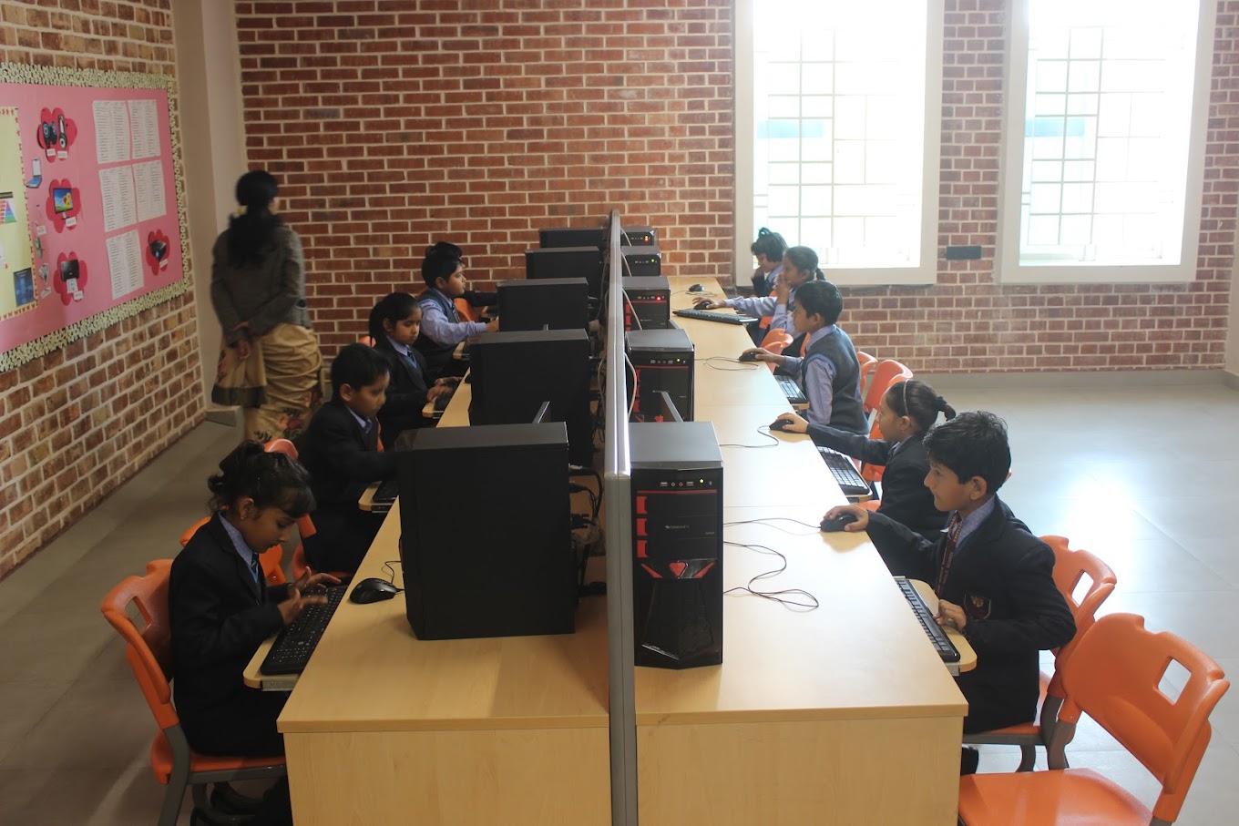 Excellere World School (EWS), Sector 99A Photos