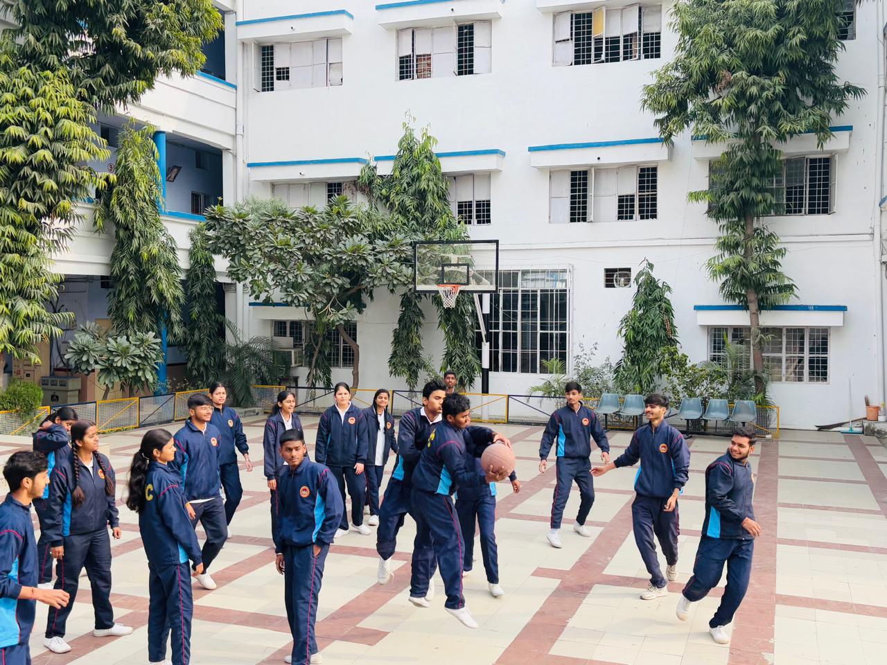 New Public College , Alambagh Photos