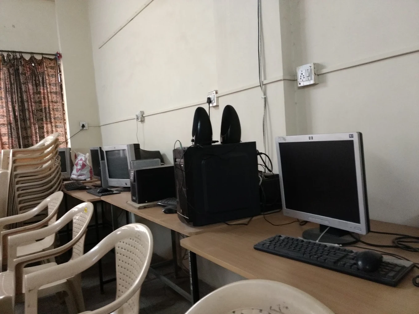 Ideal English School, Narayan Peth, Pune