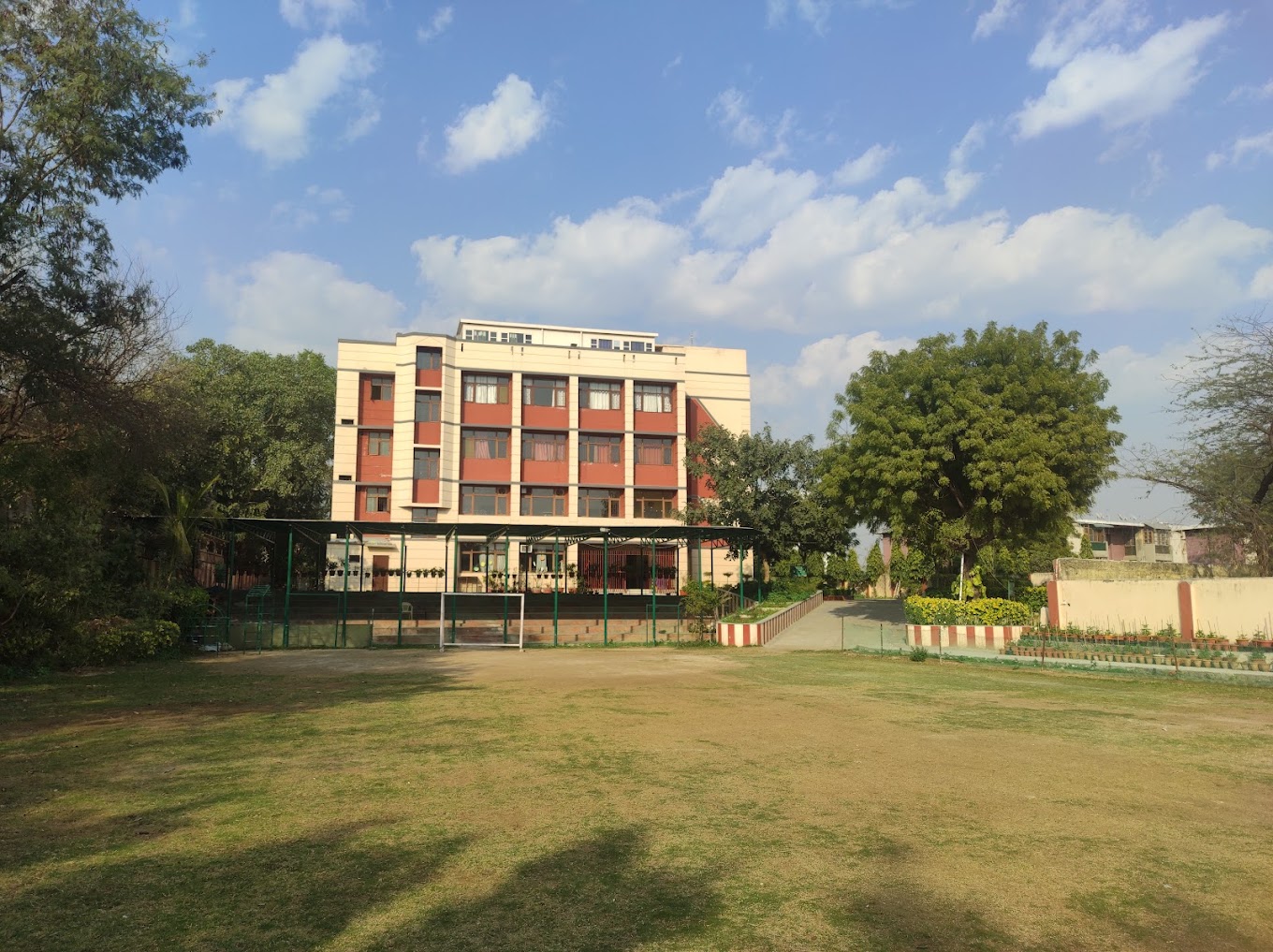 Lalit Mahajan SVM Senior Secondary School, Delhi Fees Structure