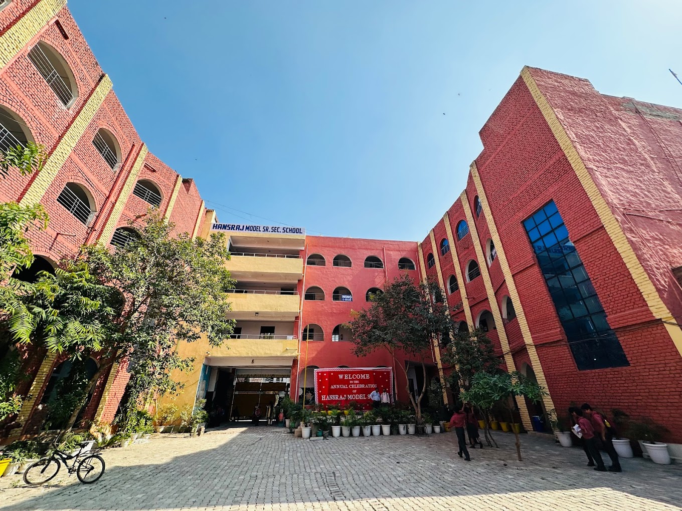 Hansraj International School, Sultanpuri B Block, Delhi