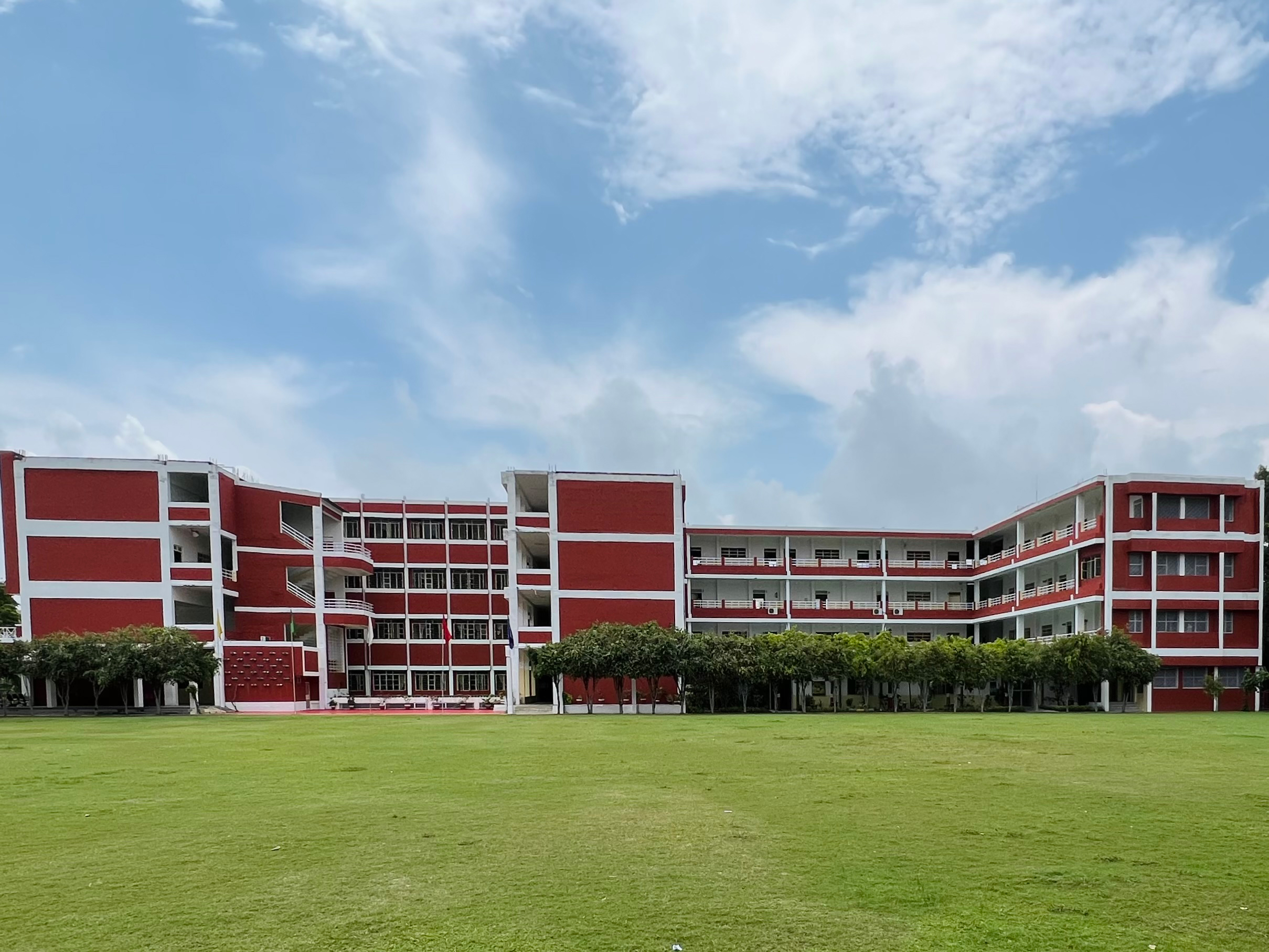 The Lucknow Public Collegiate (LPC), Lucknow