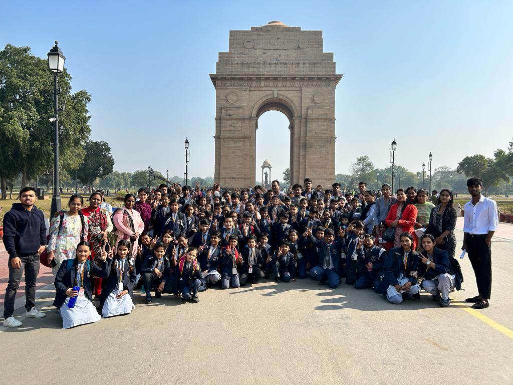 Aggarwal Public Junior High School (APS), Sector 62A Photos