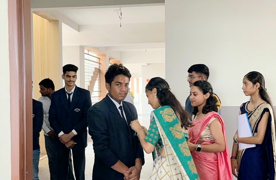 Aakash Public School (APS), Sector 5 Photos