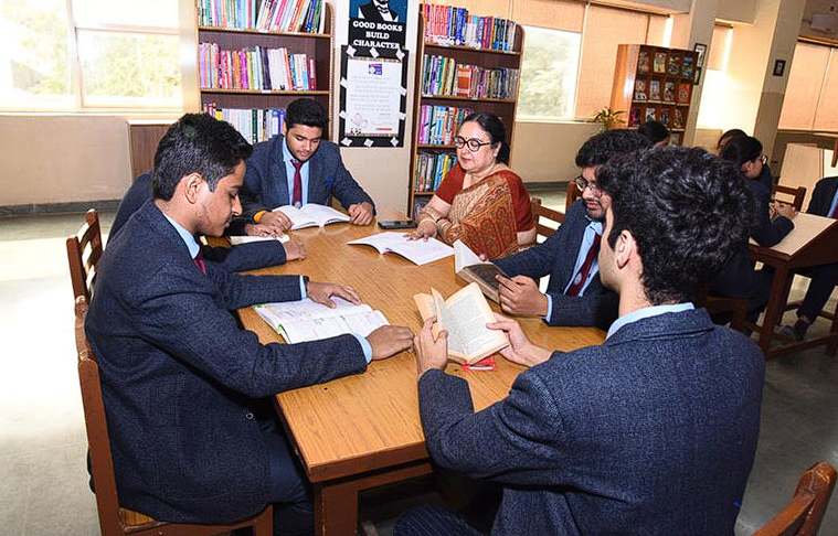 American Montessori Public School (AMPS), DLF Phase II Photos