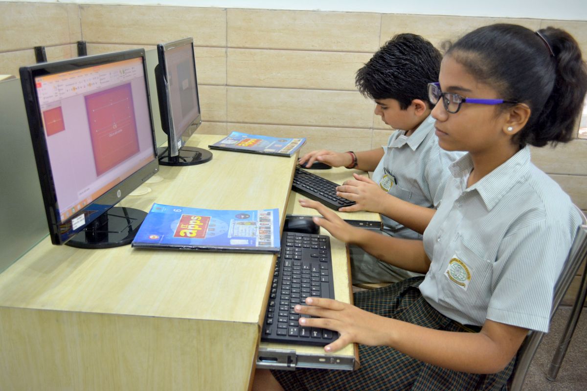 Universal Public School (UPS), Preet Vihar Photos